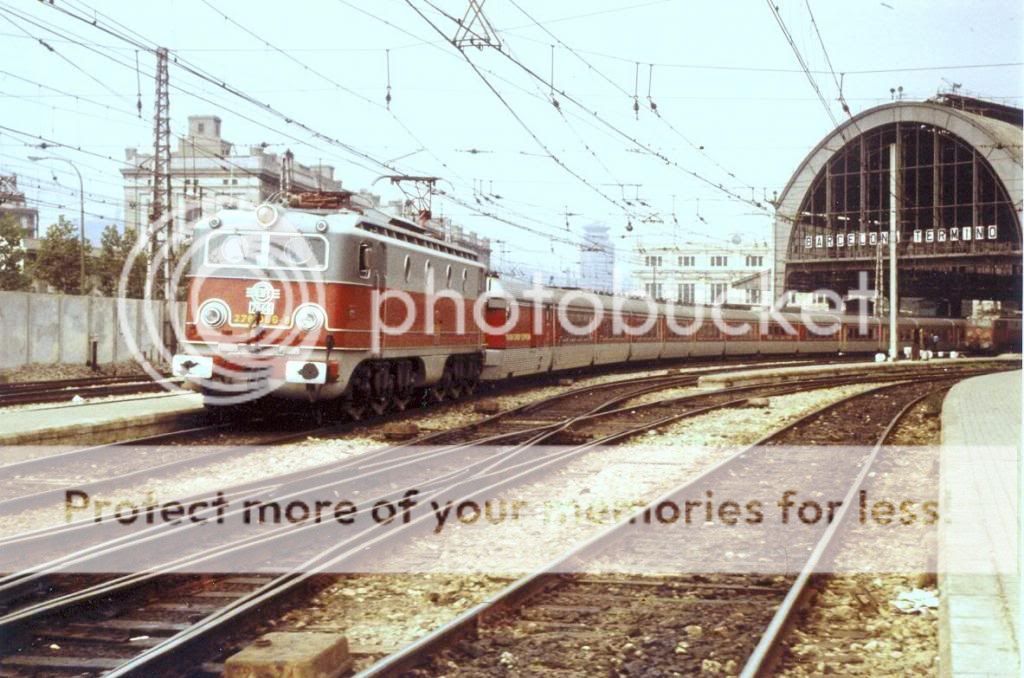 Trenes | Locomotoras diesel para remolque de ramas Talgo series 352 ...